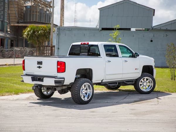 Guide to Lifting the Chevy Silverado 2500 | RealTruck