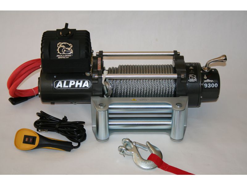 Bulldog Alpha Winch | RealTruck