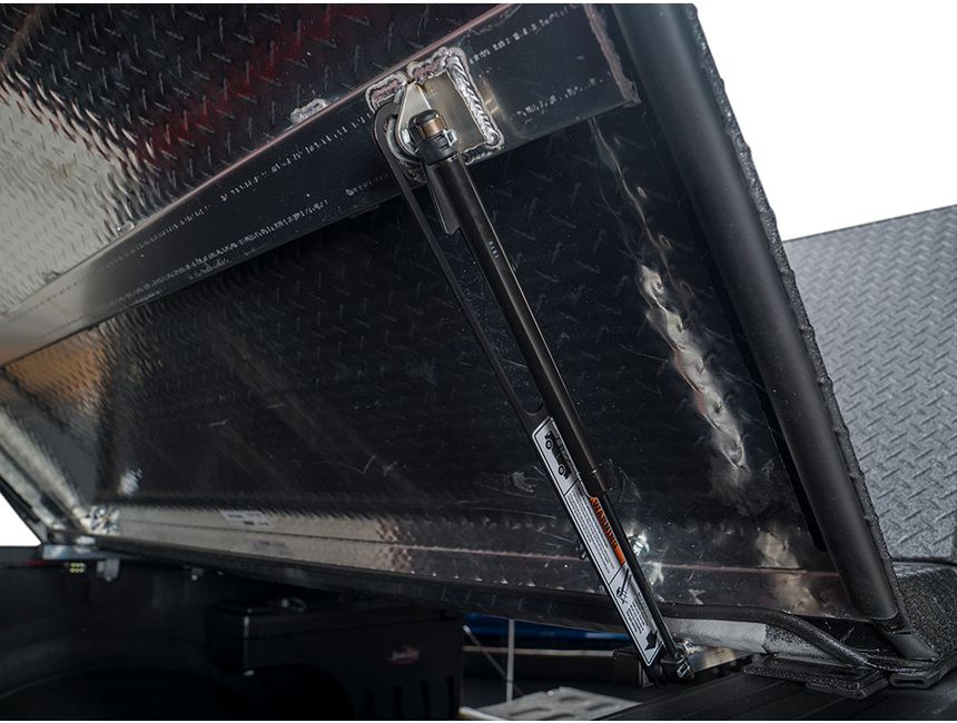 DiamondBack SE Tonneau Cover DIA-FS17-SESX | RealTruck