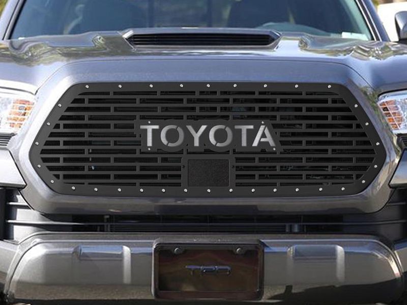 300 Industries Grille 8038 | RealTruck