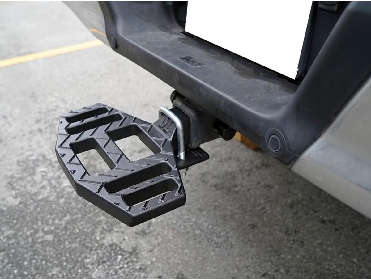APS O-Series Hitch Step w/ Hardware HS03CAA2B | RealTruck