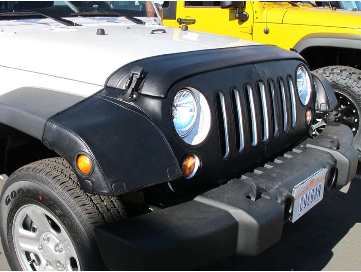 Colgan Custom Full Front End Bra BF6208BC | RealTruck