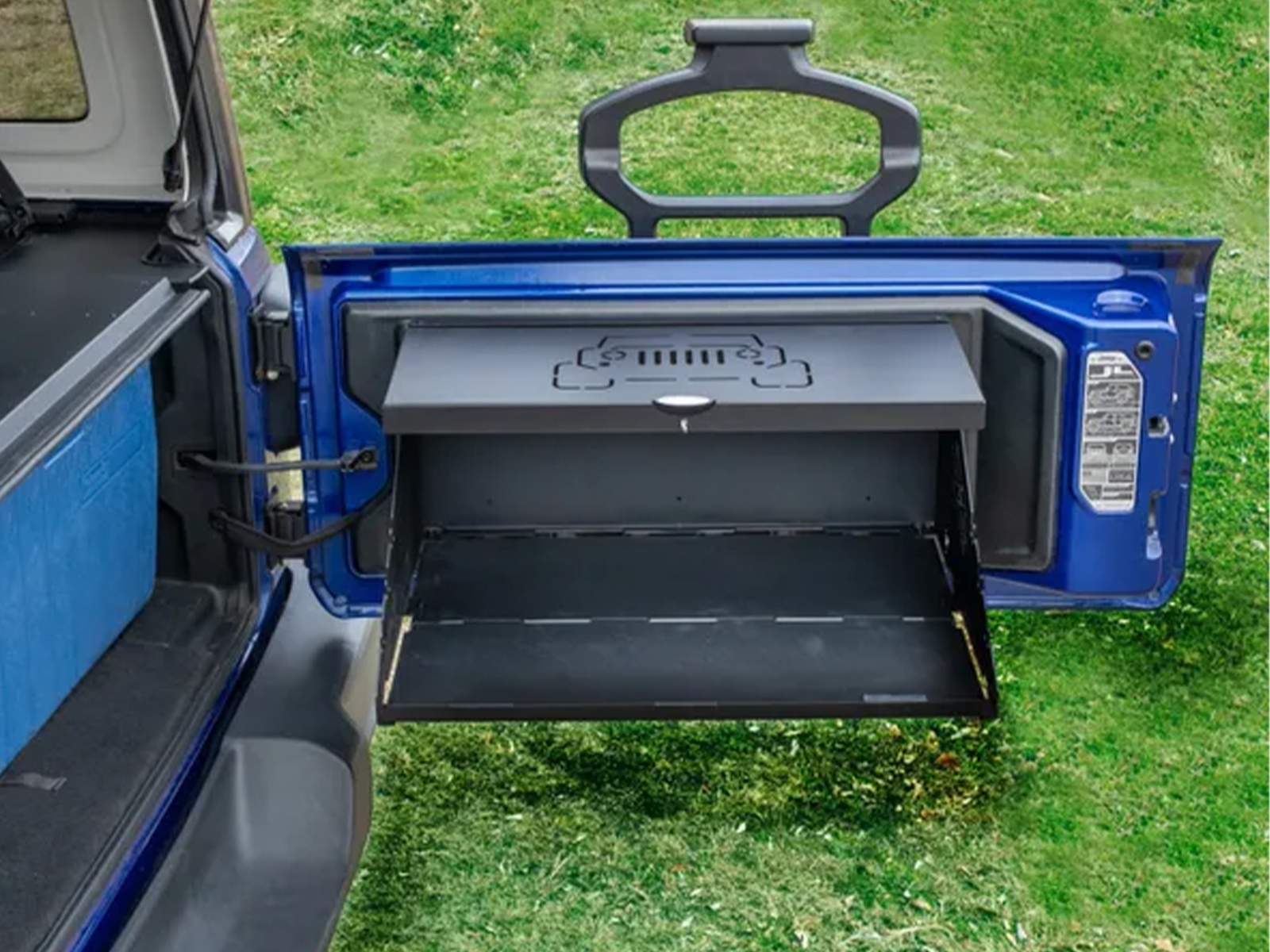 EZ4x4 Extreme Tailgate Table 1918 2066 | RealTruck