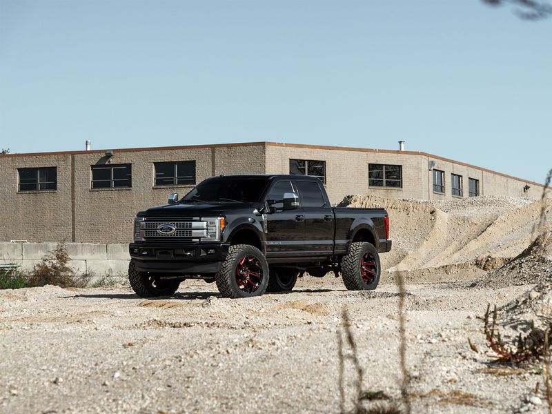 Fuel Black & Red Reaction Wheel FUL-D75515808537 | RealTruck