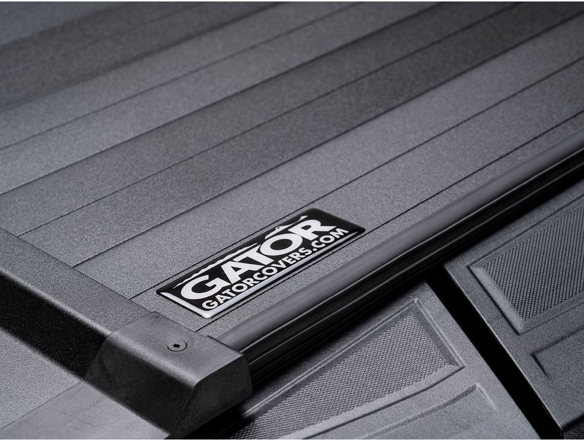 Gator Recoil Manual Retractable Tonneau Cover | RealTruck