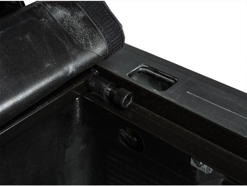 Gator SRX Roll-Up Tonneau Cover GTR-137113 | RealTruck