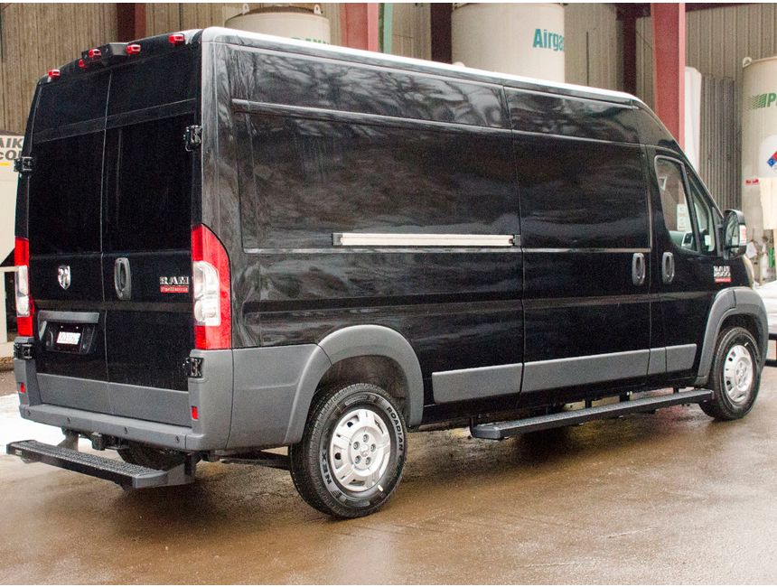 Luverne 7" Grip Step Running Boards 415088-401445 | RealTruck