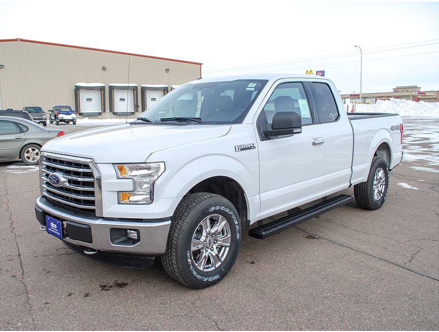 Luverne 7" Grip Step Running Boards 415088-401445 | RealTruck