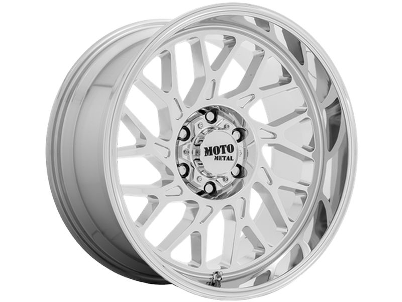 Moto Metal Chrome MO805 Predator Wheels | RealTruck