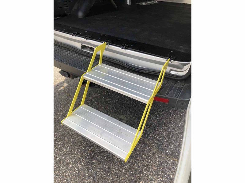 National Fleet Van Step 64000 | RealTruck