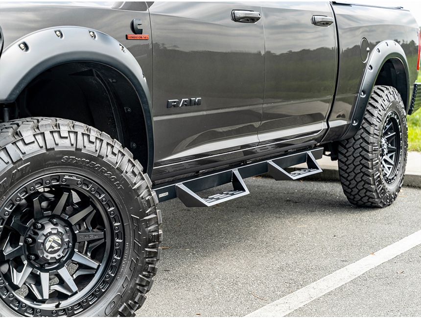 Magnum RT Gen 2 Steps GTS37DG | RealTruck