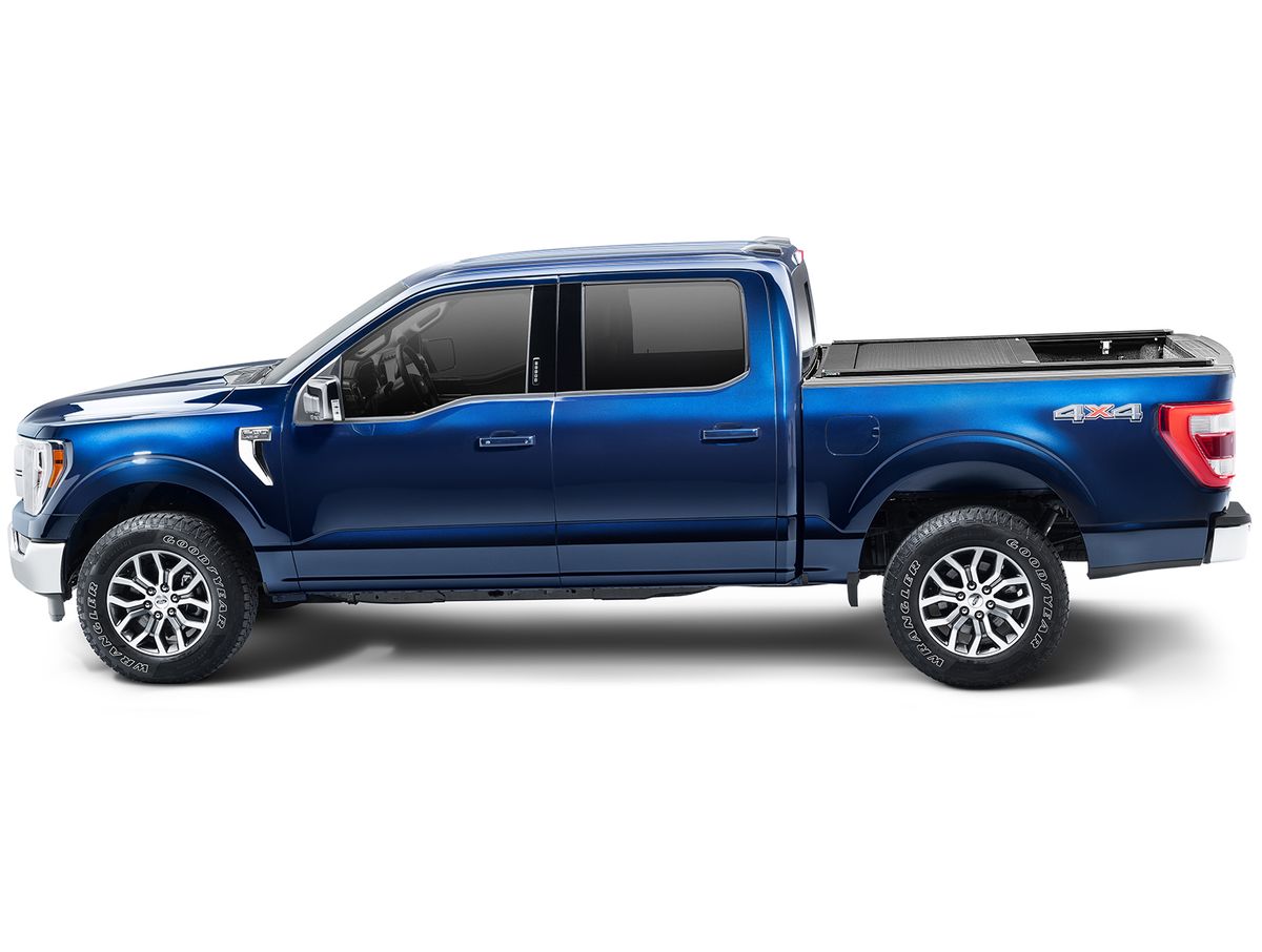 RetraxONE XR Manual Retractable Tonneau Cover w/ T-Slot Rails | RealTruck