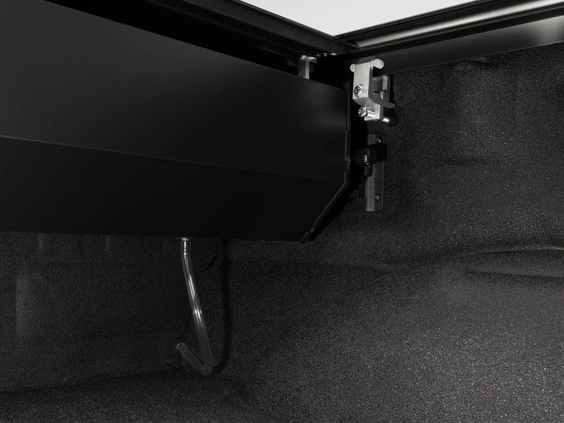 RetraxPRO XR Tonneau Cover | RealTruck