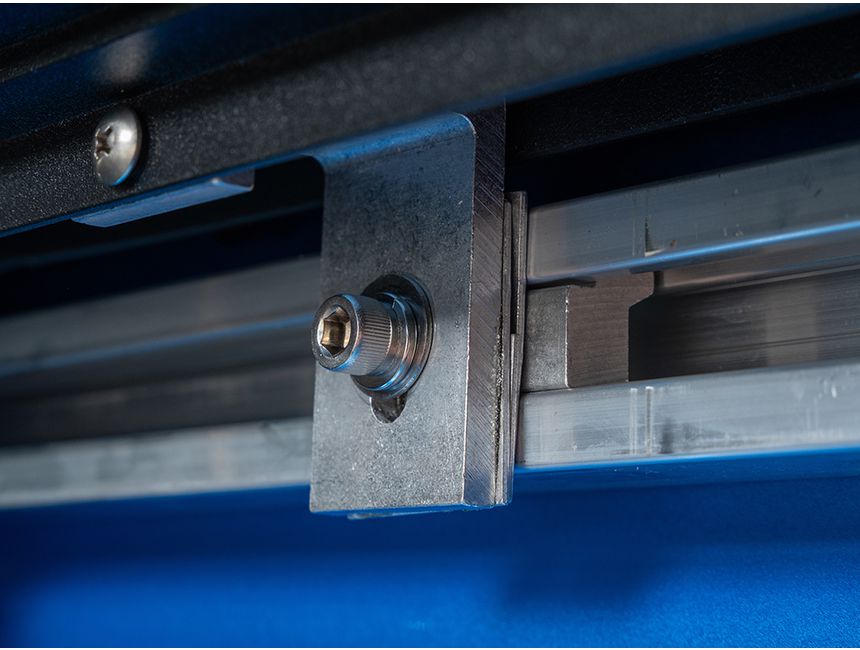 Roll-N-Lock M-Series XT Tonneau Cover | RealTruck