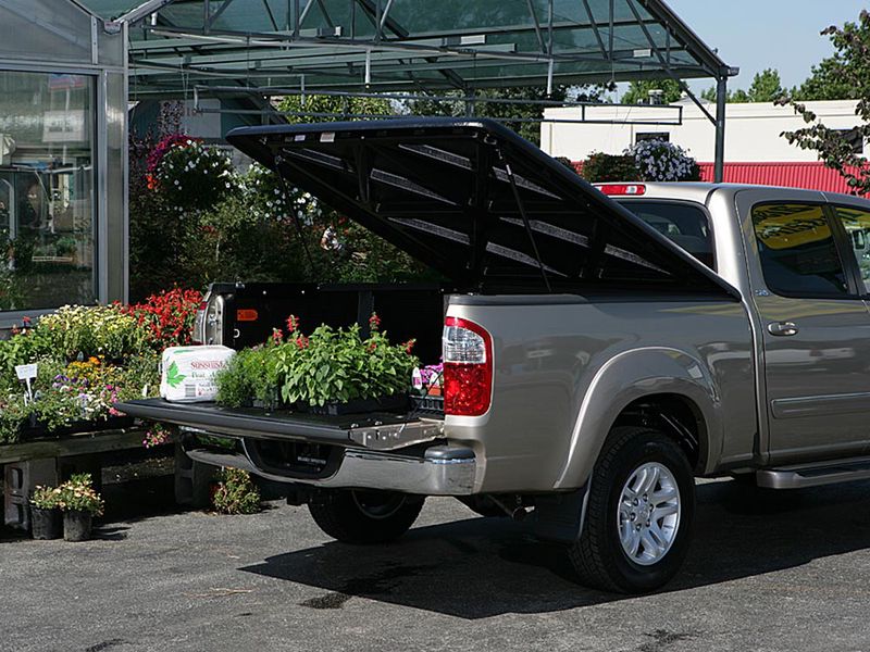 UnderCover Classic Tonneau Cover | RealTruck